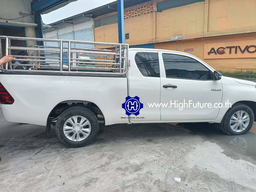 TOYOTA REVO ติดตั้งคอกสแตนเลส แคป 4 ชั้น - บริษัท ไฮฟิวเจอร์ จำกัด